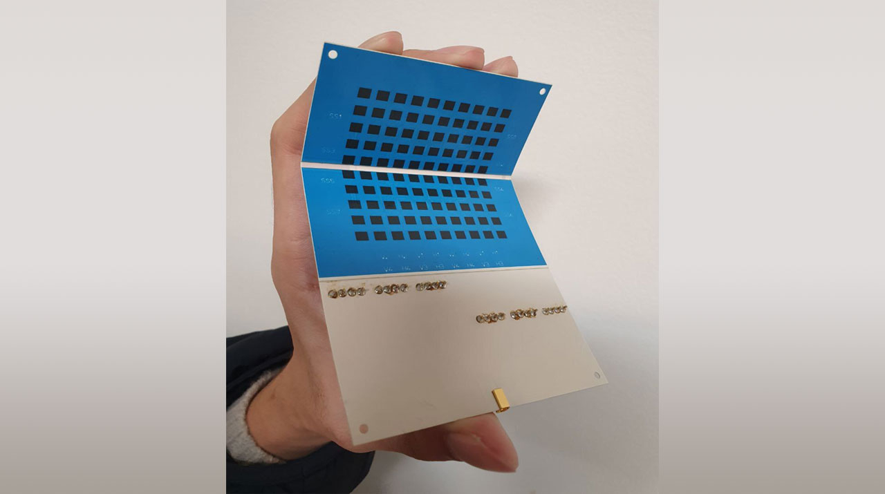 Towards the New-Space Era with Foldable Phased-Array Transmitters for ...