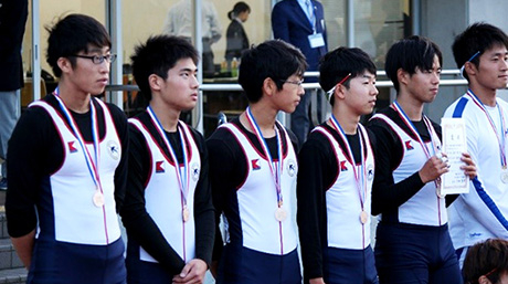 Rowers on podium at 41st East Japan Rookie Competition | Tokyo Tech ...